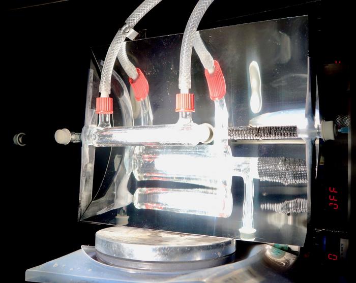 Revolutionary Solar Device Transforms Airborne Carbon Dioxide into ...